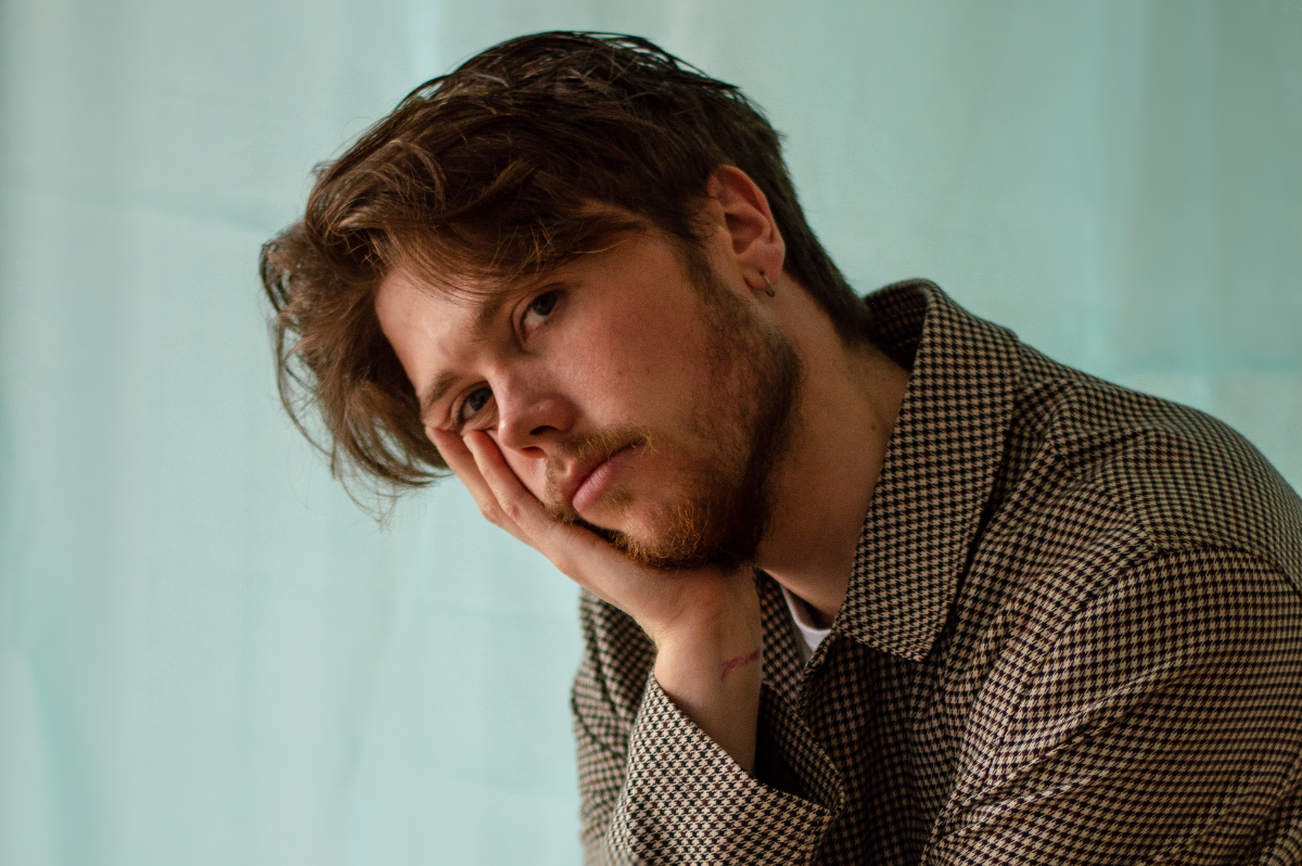 Lewis James - Gullivers